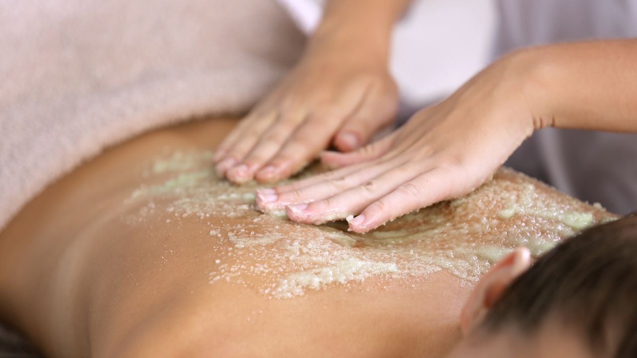 Melhor esfoliante corporal: os 8 melhores em 2024